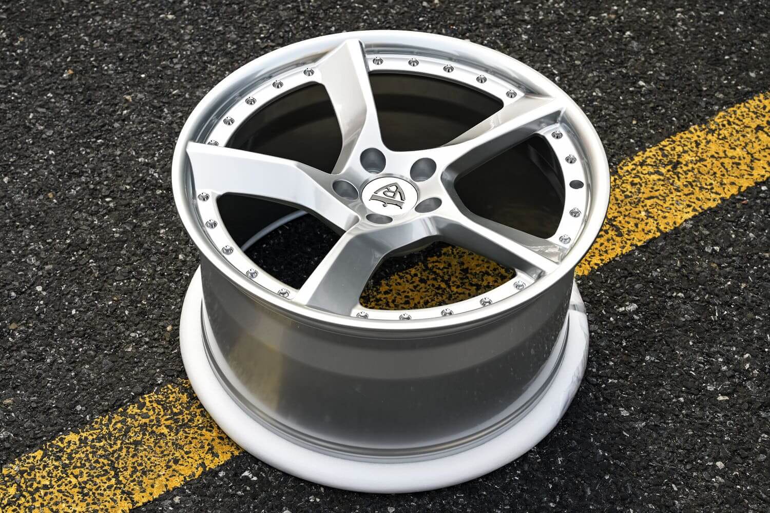 Custom Gloss Silver Ferrari Testarossa Wheels | RV-MF01 – RVRN WHEELS